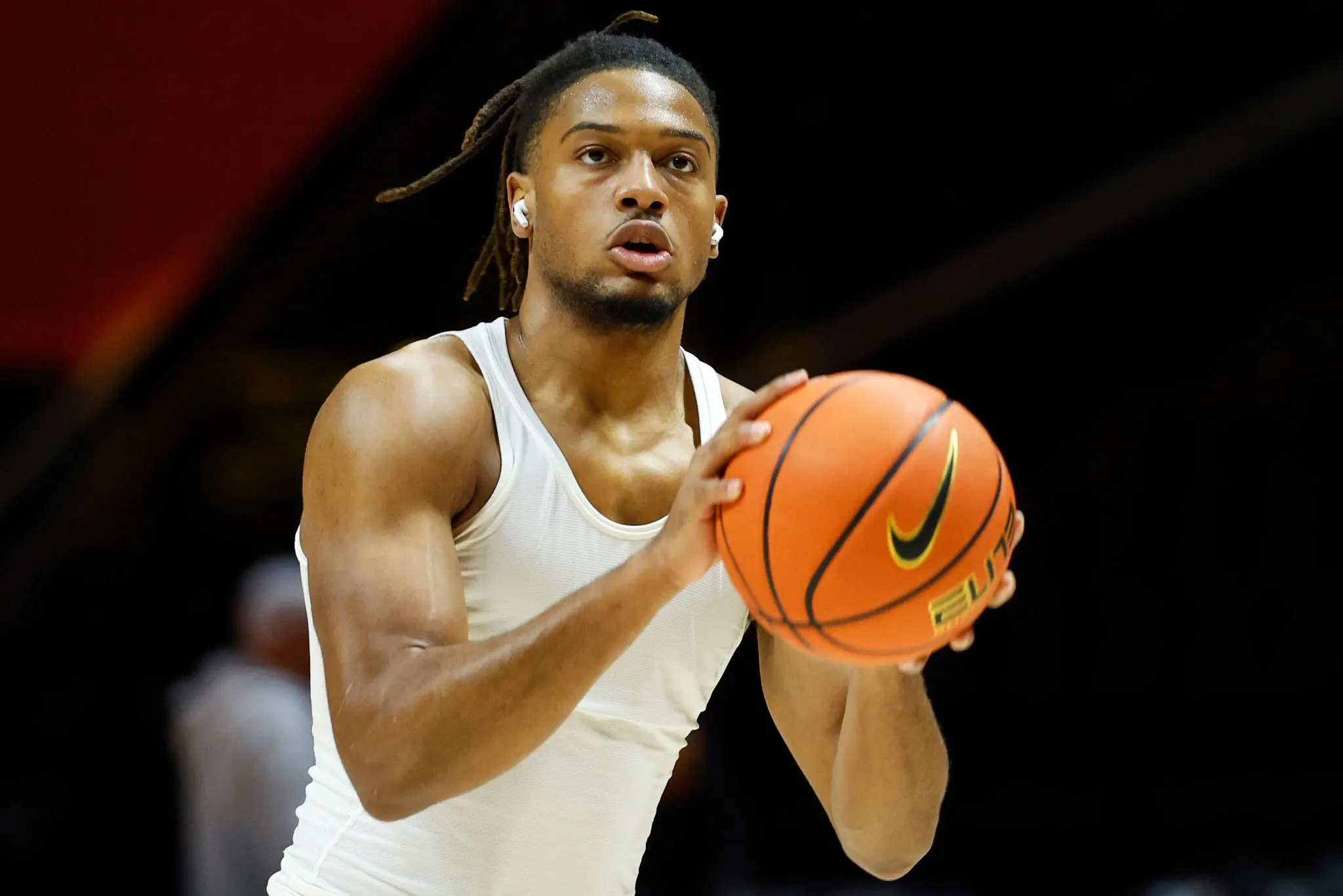 Tennessee Star Chaz Lanier Sidelined with High Ankle Sprain,